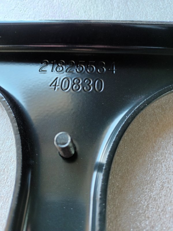 VOLVO 21825534 CROSS MEMBER - Mantas Service