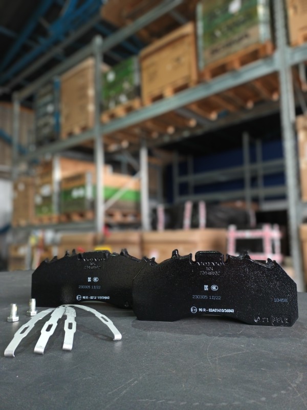 VOLVO 23149532 BRAKE PAD KIT - Mantas Service